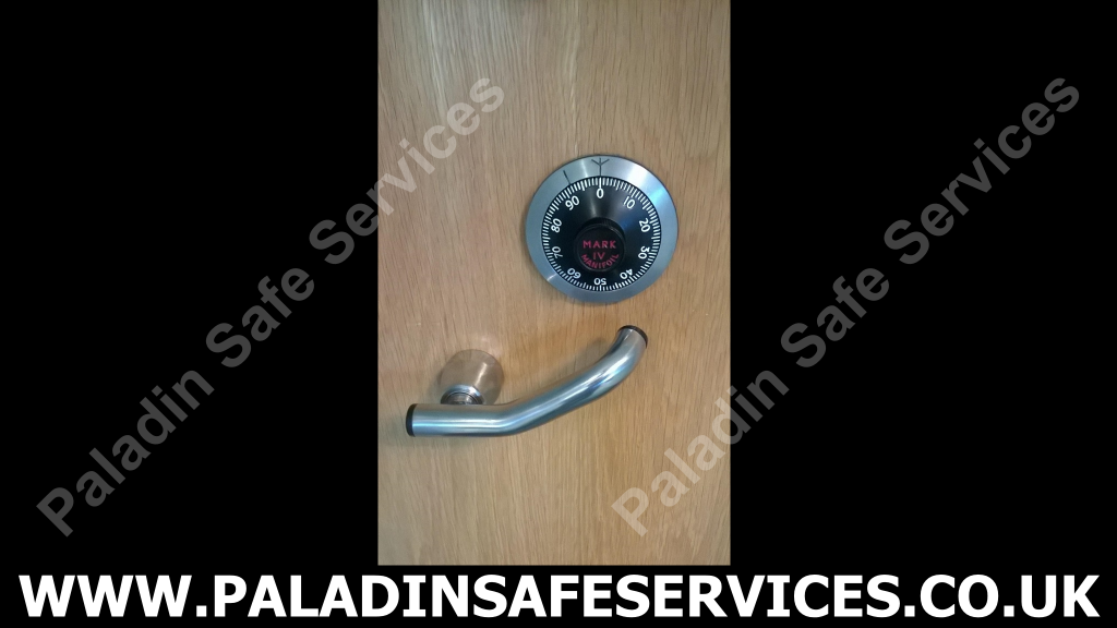 Security Door Manifoil MK IV Comination Lock - Paladin Safe Services