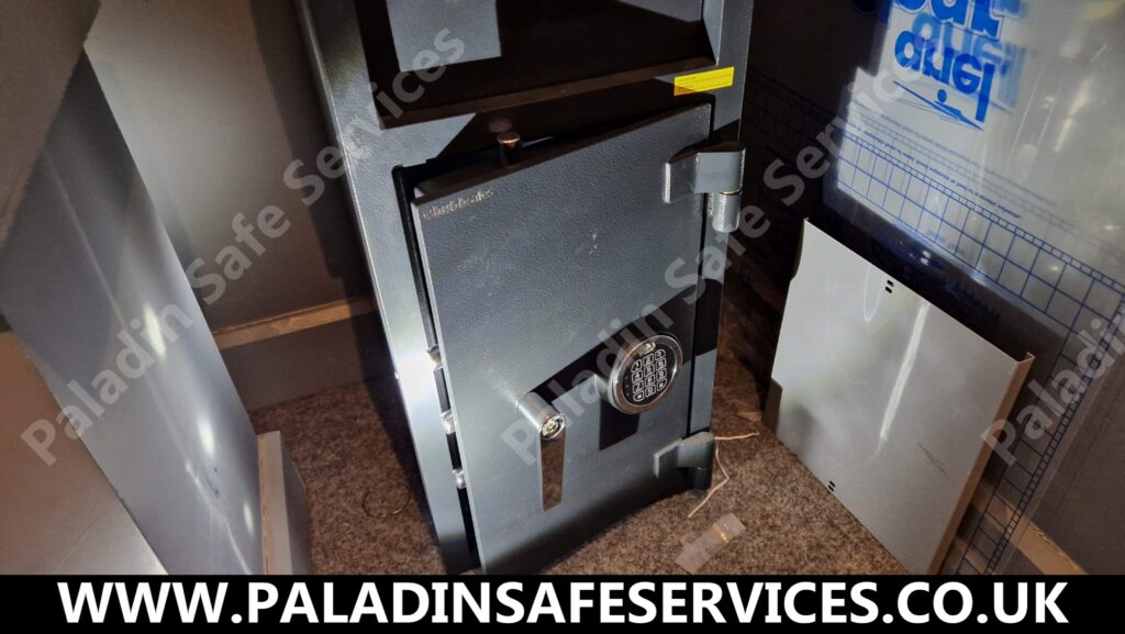 Chubb Omega Deposit Safe Opening Staffordshire - Paladin Safe Services